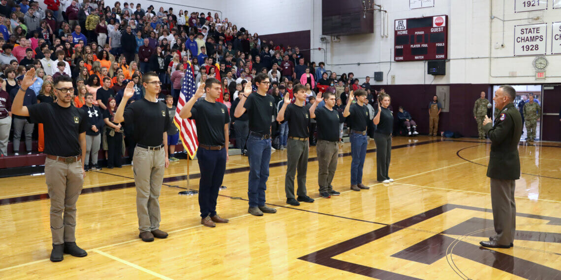 Foreign-born recruits fast-track US citizenship through military ...